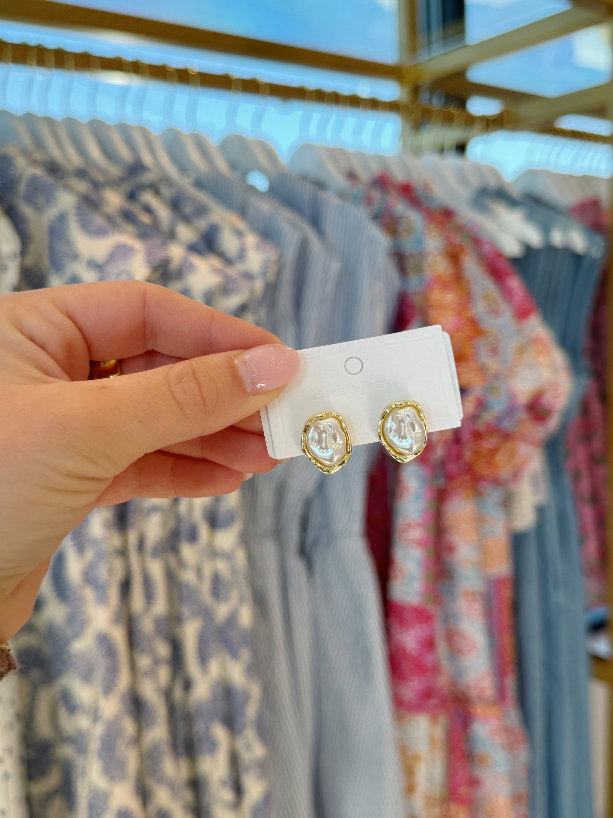 Classy Era Stud Earrings